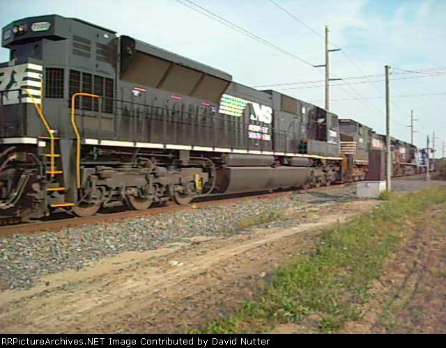 NS 7208